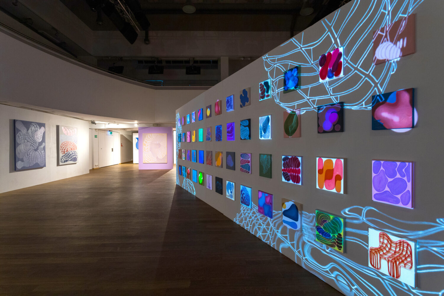 Free Surfaces - Monika Reut